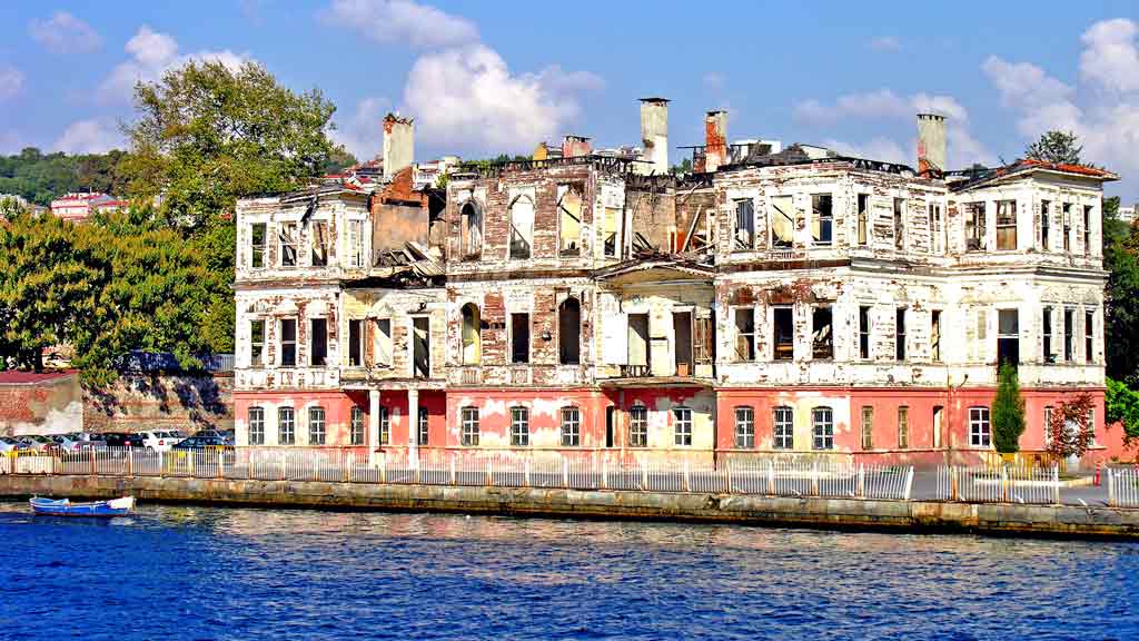 Ekrem Buğra Ekinci - BİR TAS ÇORBA UĞRUNA: FEHİME SULTAN’IN ACIKLI SONU
