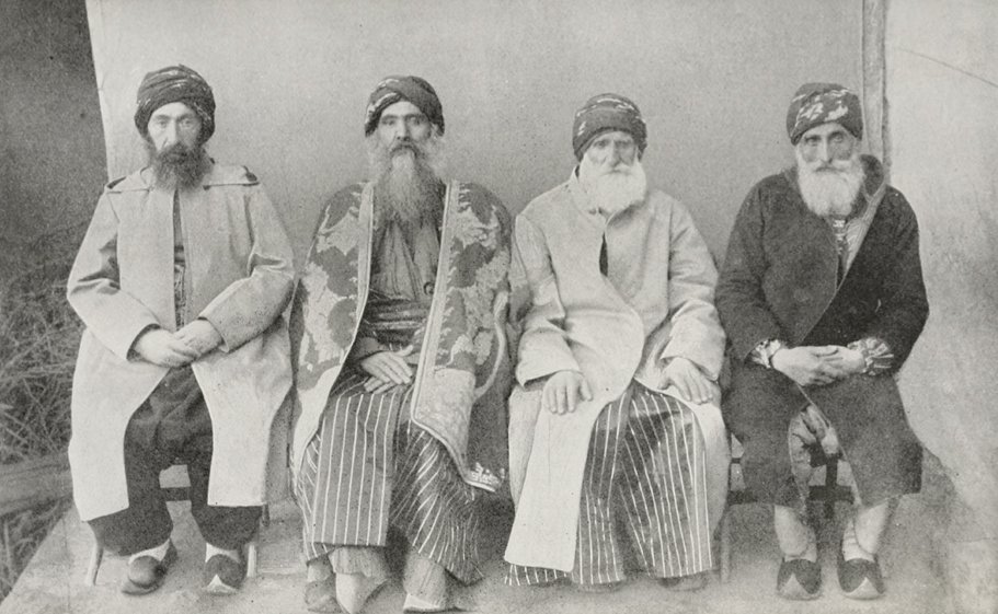 Ekrem Buğra Ekinci - DERSİM BİR DAĞ İÇİNDE...